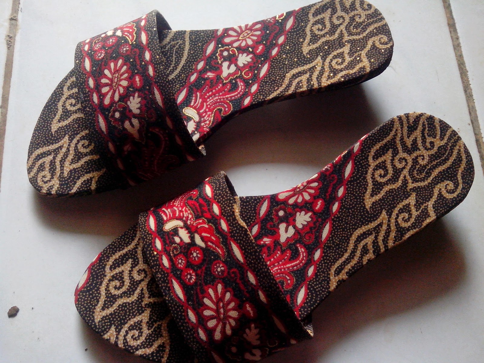 Sandal Batik "Ratu-Ruku": Sandal batik sutra halus tirta yudha by "Ratu ...