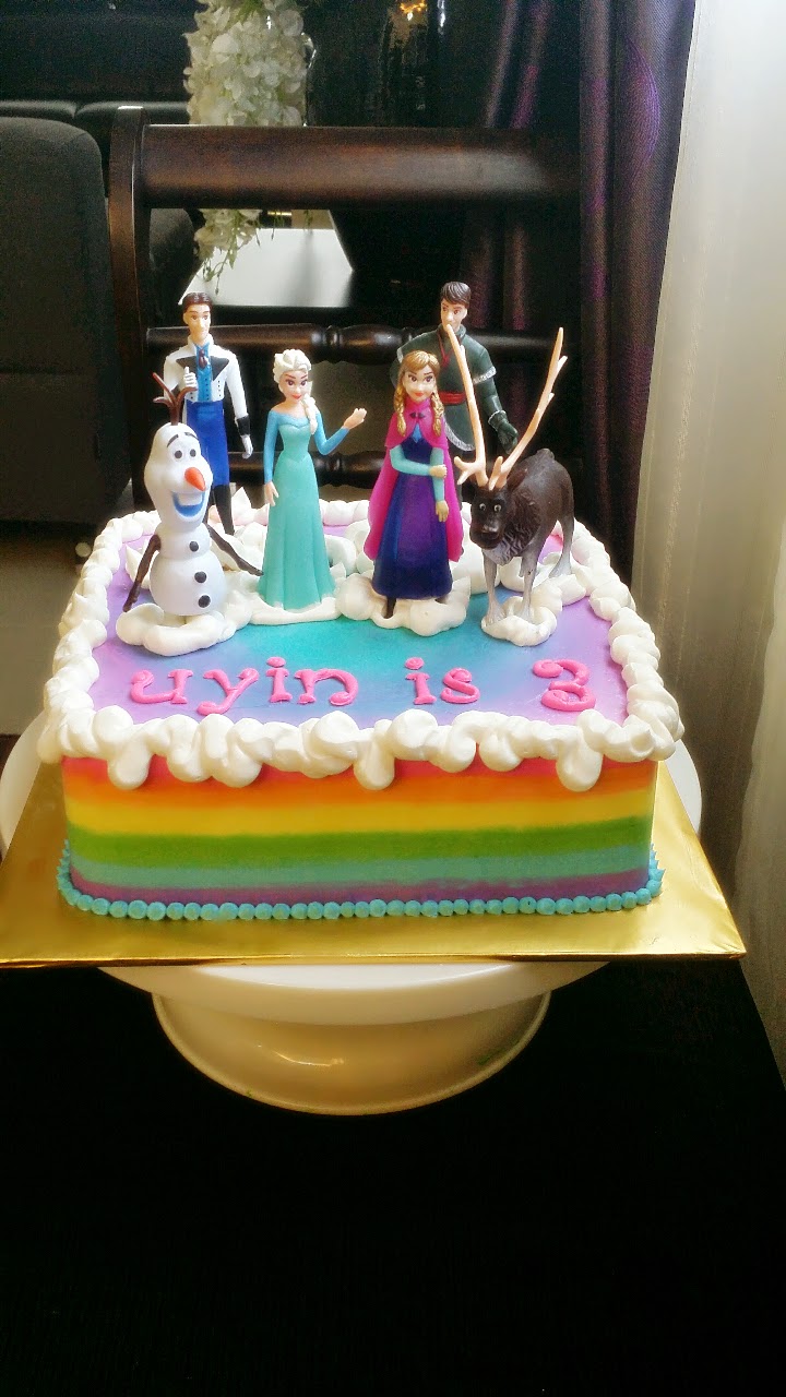 Zielicious Homemade Cakes: Kek patung frozen