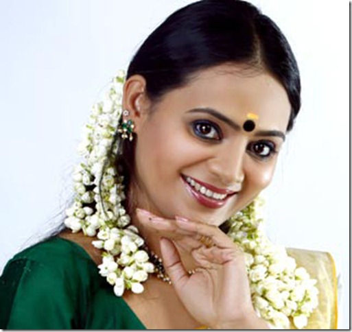 ACTRESS REENA BASHEER LATEST CUTE STILLS ~ Gallery Bay