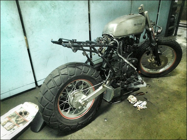 Custom Burner: Project: Custom Yamaha TW200 in Progress