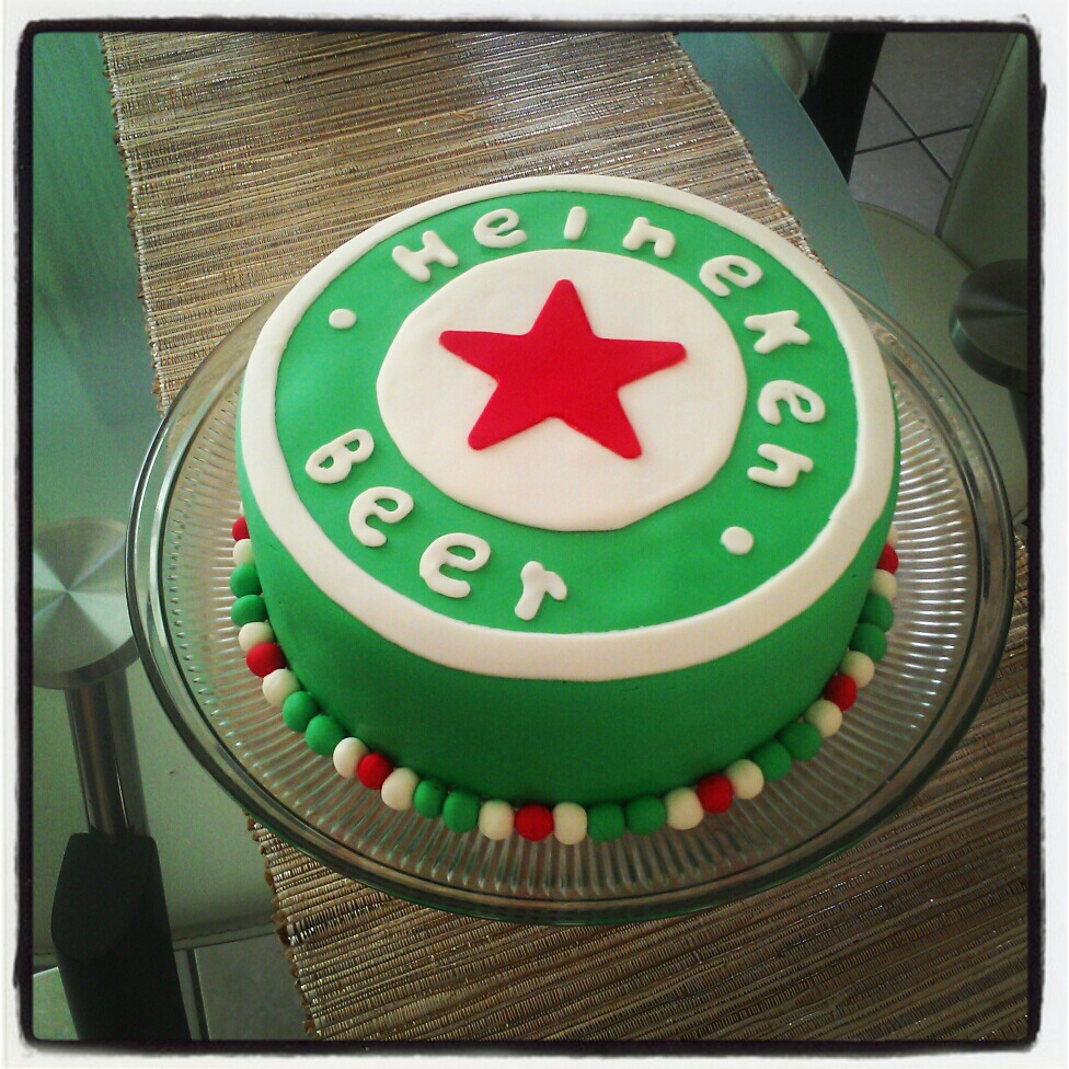 Angel Cakes and Cookies: Heineken cake