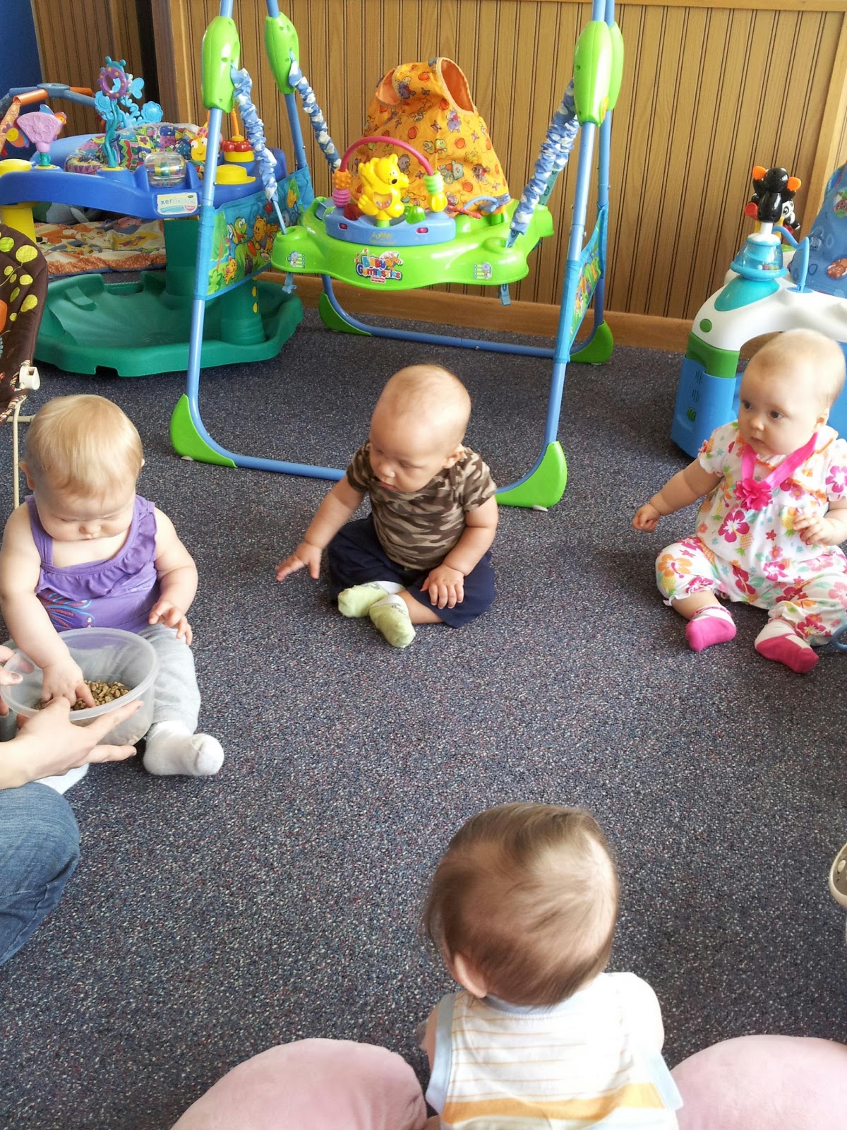 Explore with the Explorers: Younger infant circle time!