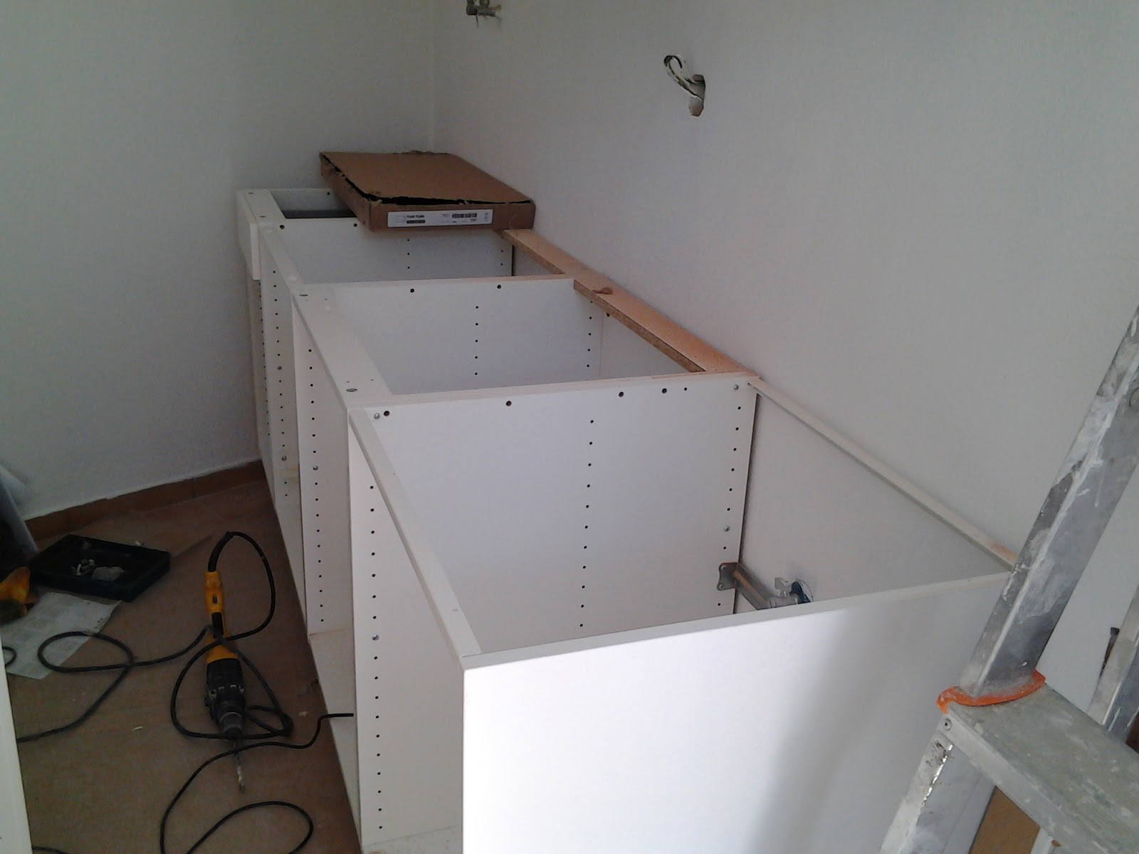 Hoje foi dia montagem de kits do ikea cozinha economica