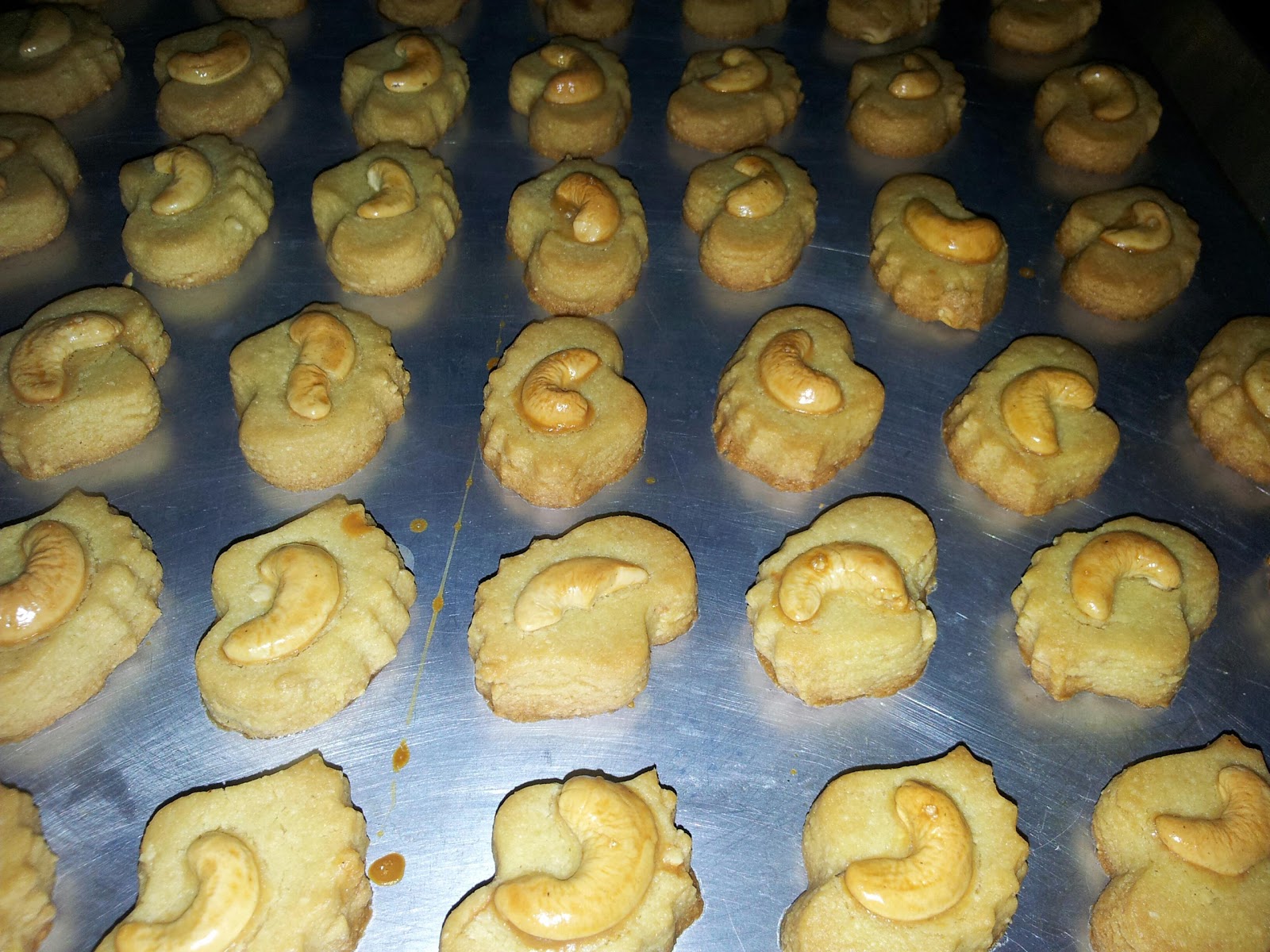 ZULFAZA LOVES COOKING: Biskut aiskrim nestum & biskut gajus