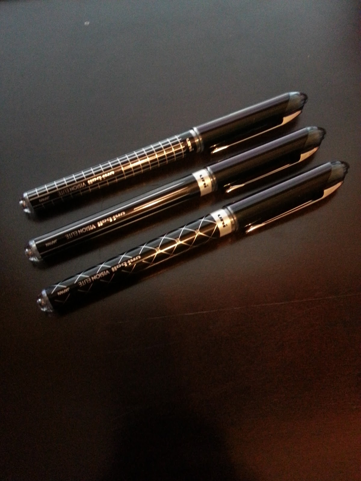 A Passion for Pens: Review: Uni-Ball Vision Elite Designer Series