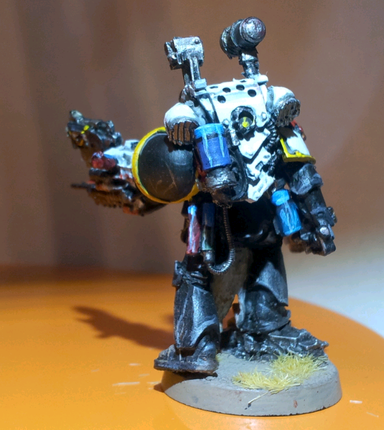 Red Scorpions Mk4 Armor Apothecary - Forum - DakkaDakka