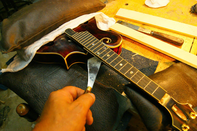 GTRDOC: F style Eastman mandolin needs a new truss rod