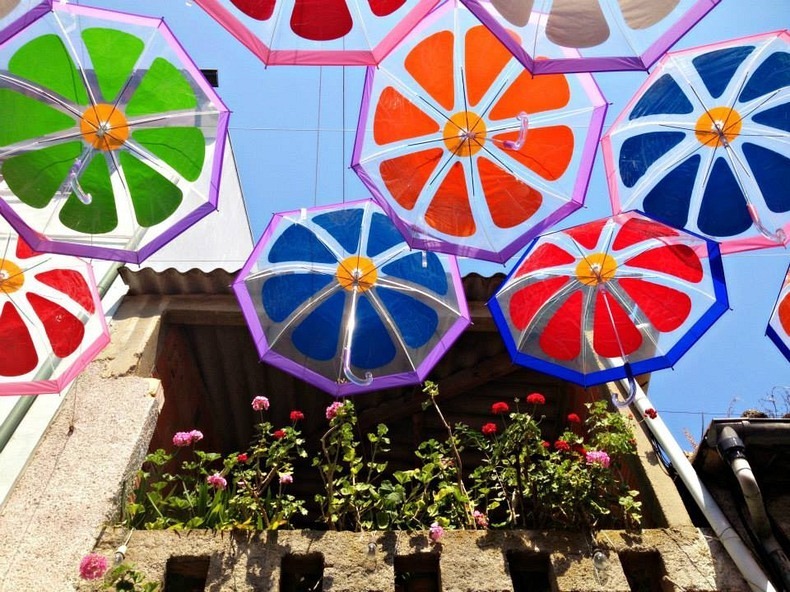 Floating Umbrellas Once Again Cover The Streets in Portugal | Amusing ...
