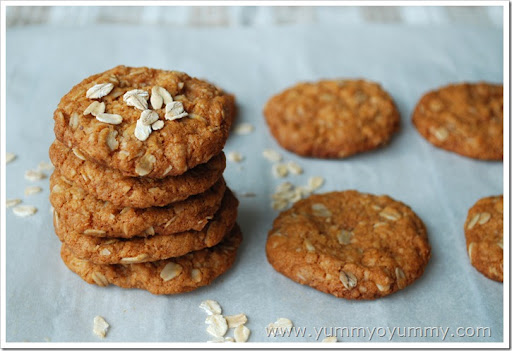 ANZAC Biscuits / Australian Oatmeal and Coconut Cookies | Yummy O Yummy