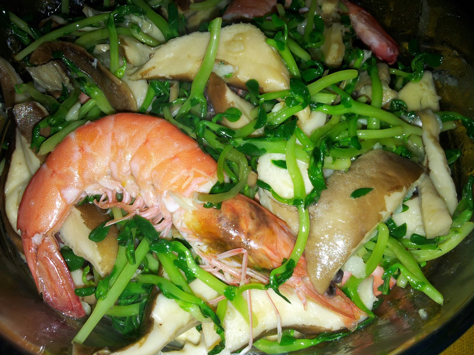ZULFAZA LOVES COOKING: Tumis tau miu dan cendawan abalone