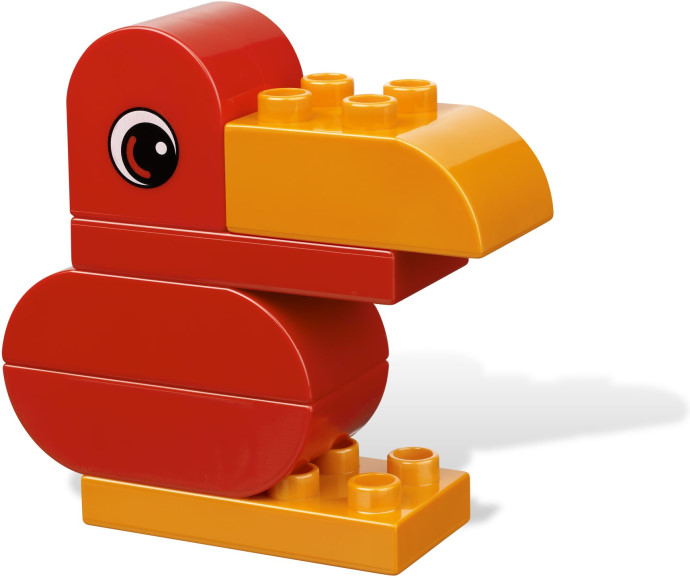 Hier siehst du eine kleine Ente aus LEGO® Duplo, die uns von ...