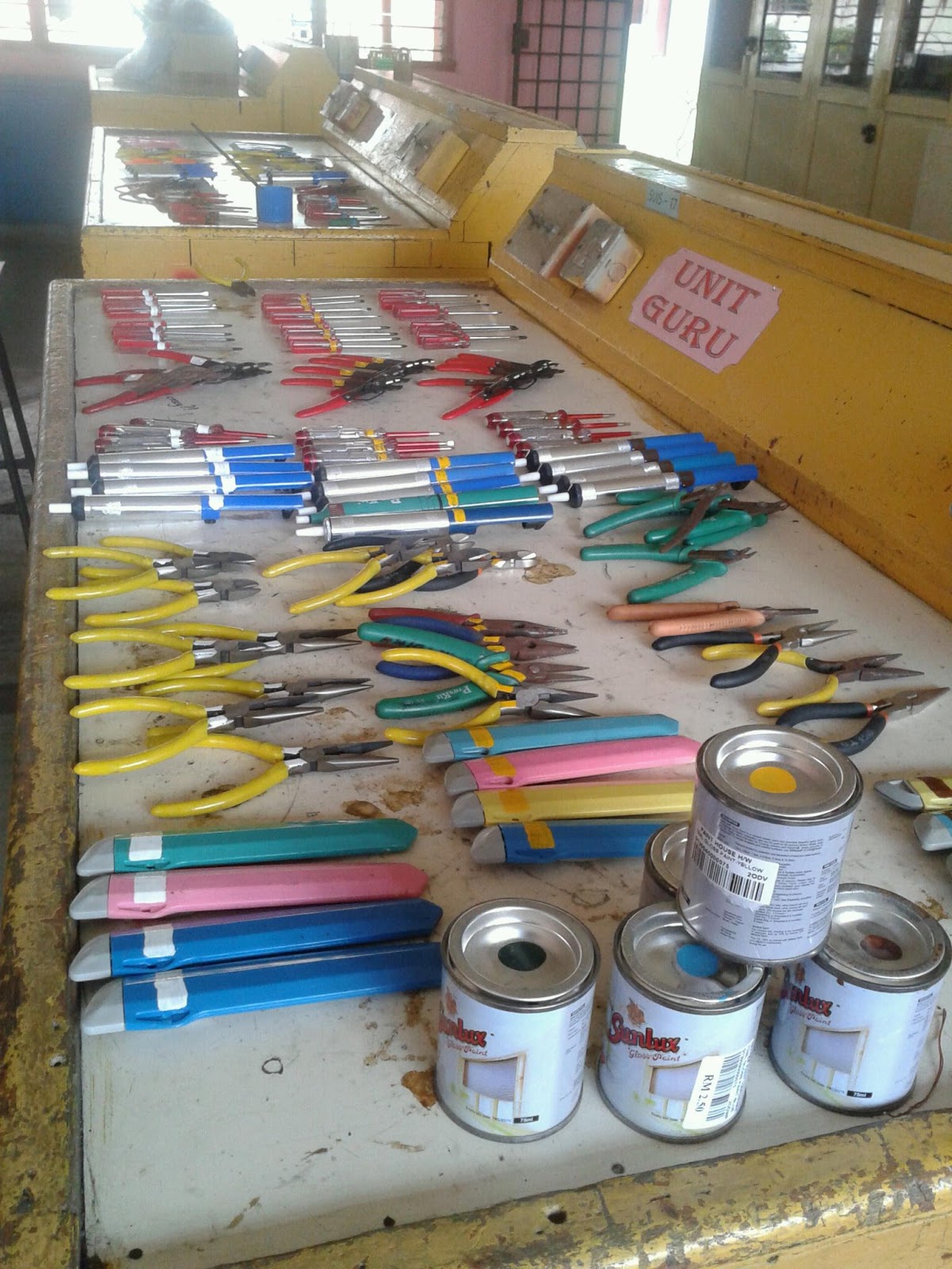 GALERI CIKGU NORLIZA..: Melabel alatan tangan bengkel elektronik