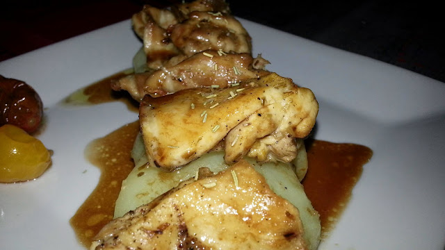 Pollo confitado al romero con patatas y reduccion de Pedro Ximenez ~ UN ...