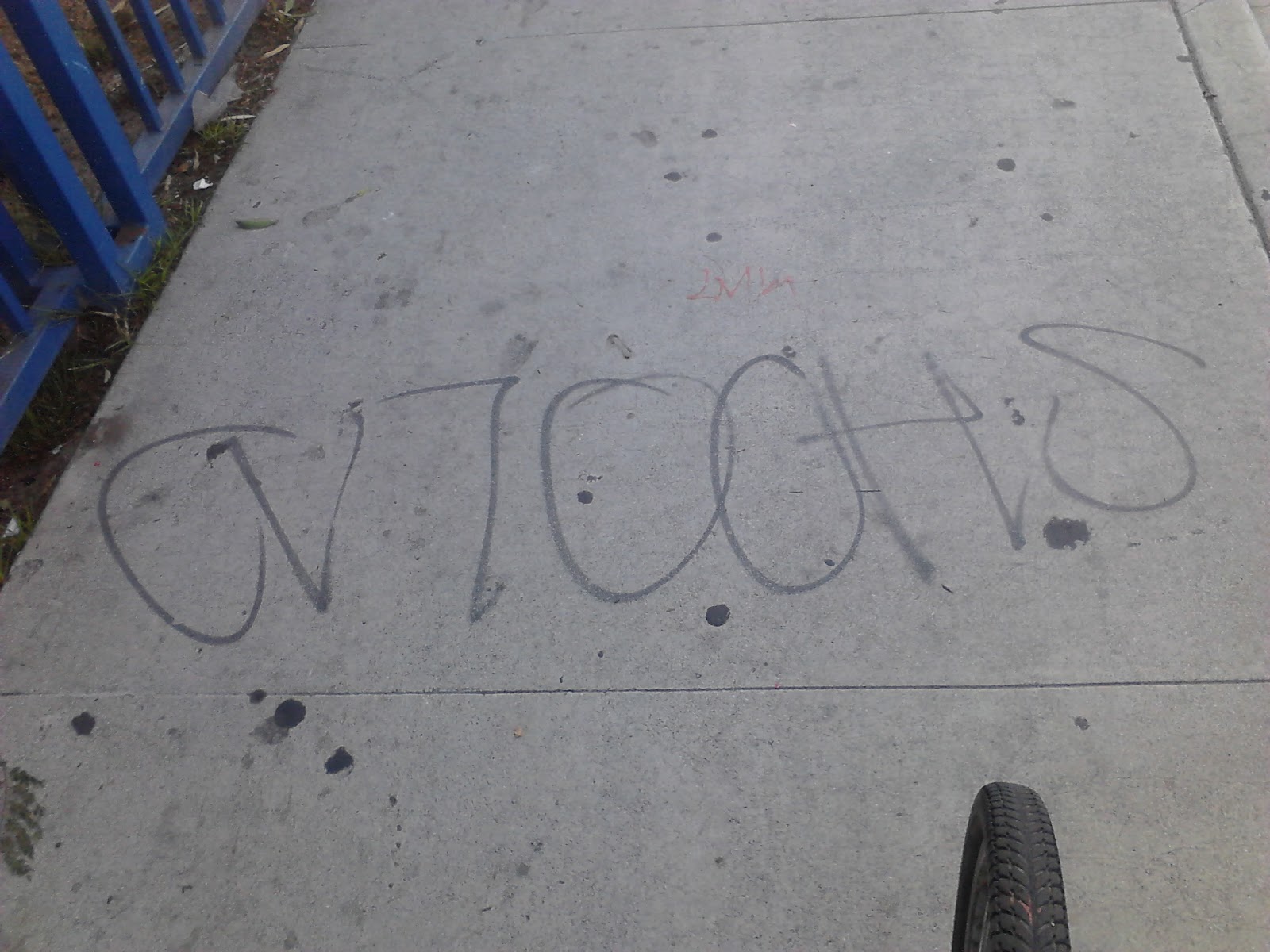 sureno 13 gangs graffiti: Compton varrio 70