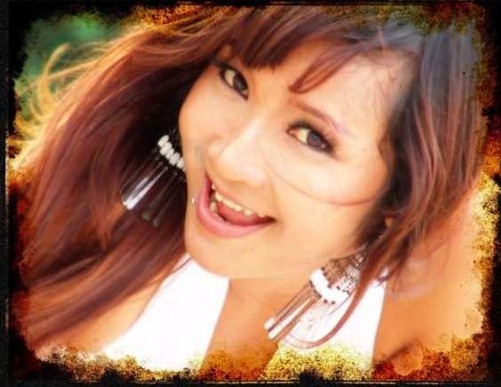 Just Some Entertainments: Yessy Arini : The Biography