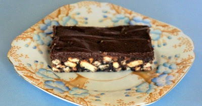 Baking Makes Things Better: Chocolate Fudge Biscuit Slice