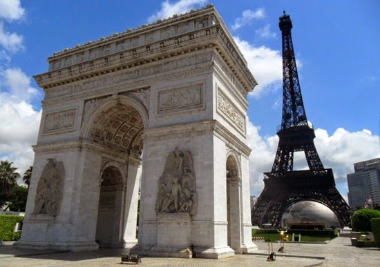 Alizul: 11 FAKE EUROPEAN TOWNS AND LANDMARKS MADE IN CHINA