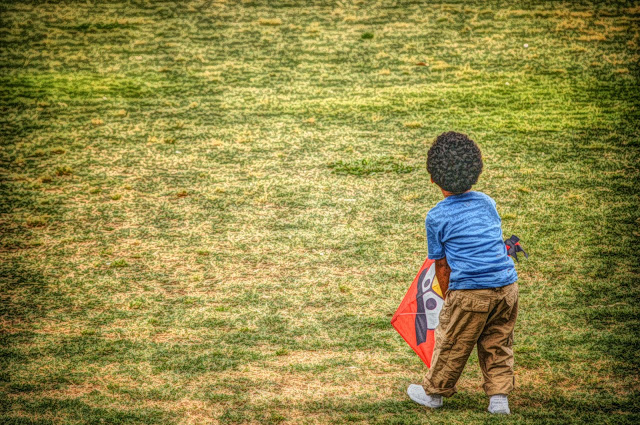 33 random pictures of people