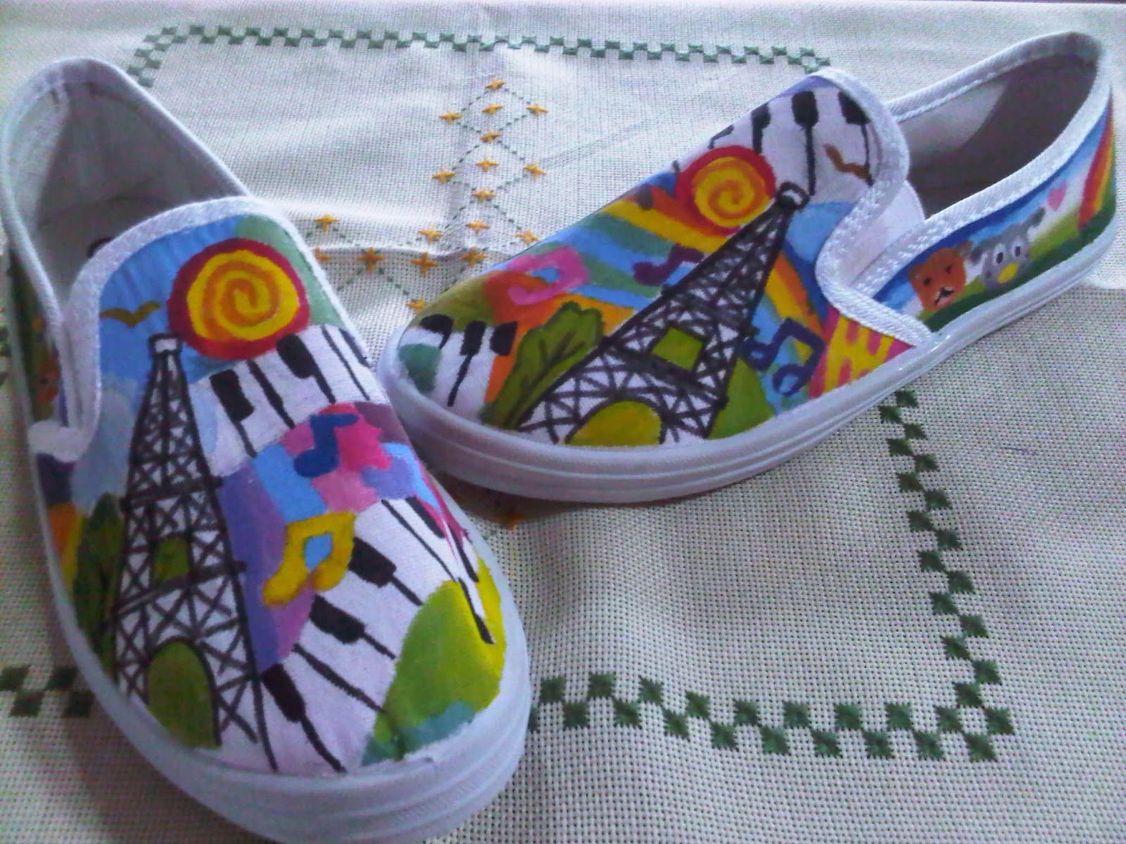 Ni'mah Alhasny 12 busana 1: Sepatu painting