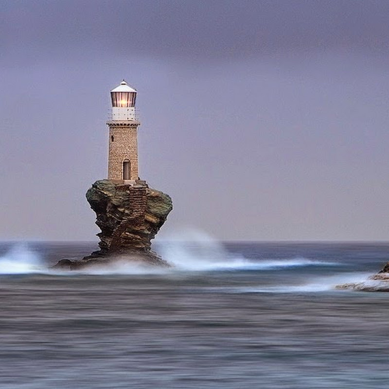 Tourlitis Lighthouse, Greece | Amusing Planet