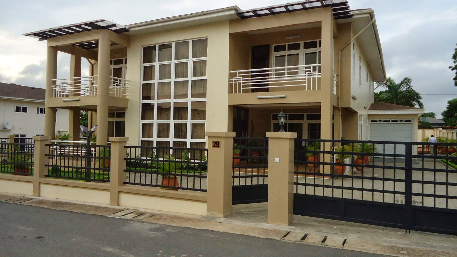 UJENZI ZONE: GHOROFA ZA KISASA