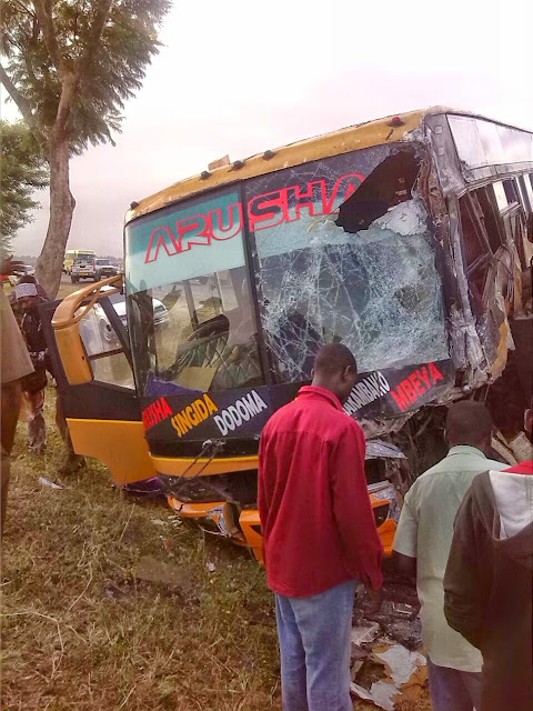Ajali Arusha : Basi la Arusha Express limegongana na Lori eneo la ...