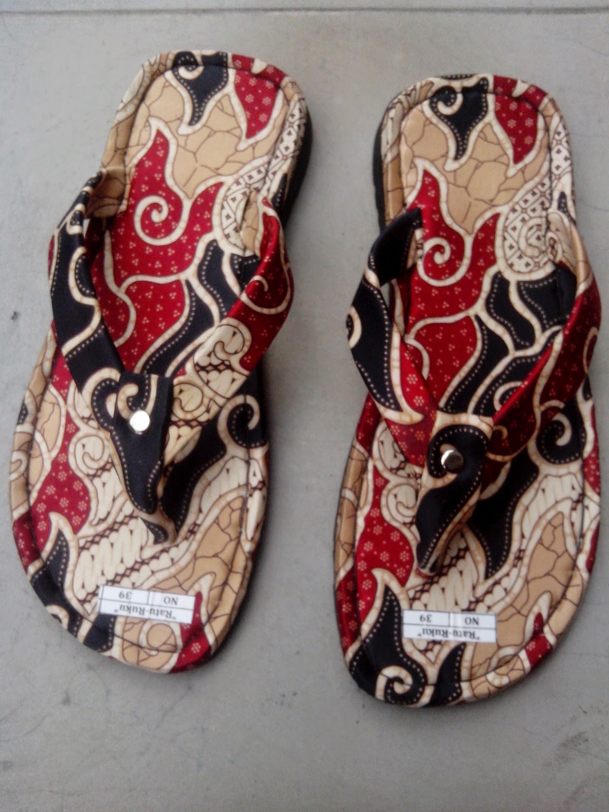 Sandal Batik "Ratu-Ruku": Sandal batik "Ratu-Ruku"