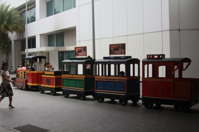 Mini Liew: Mini Express Train Ride @ Vivocity