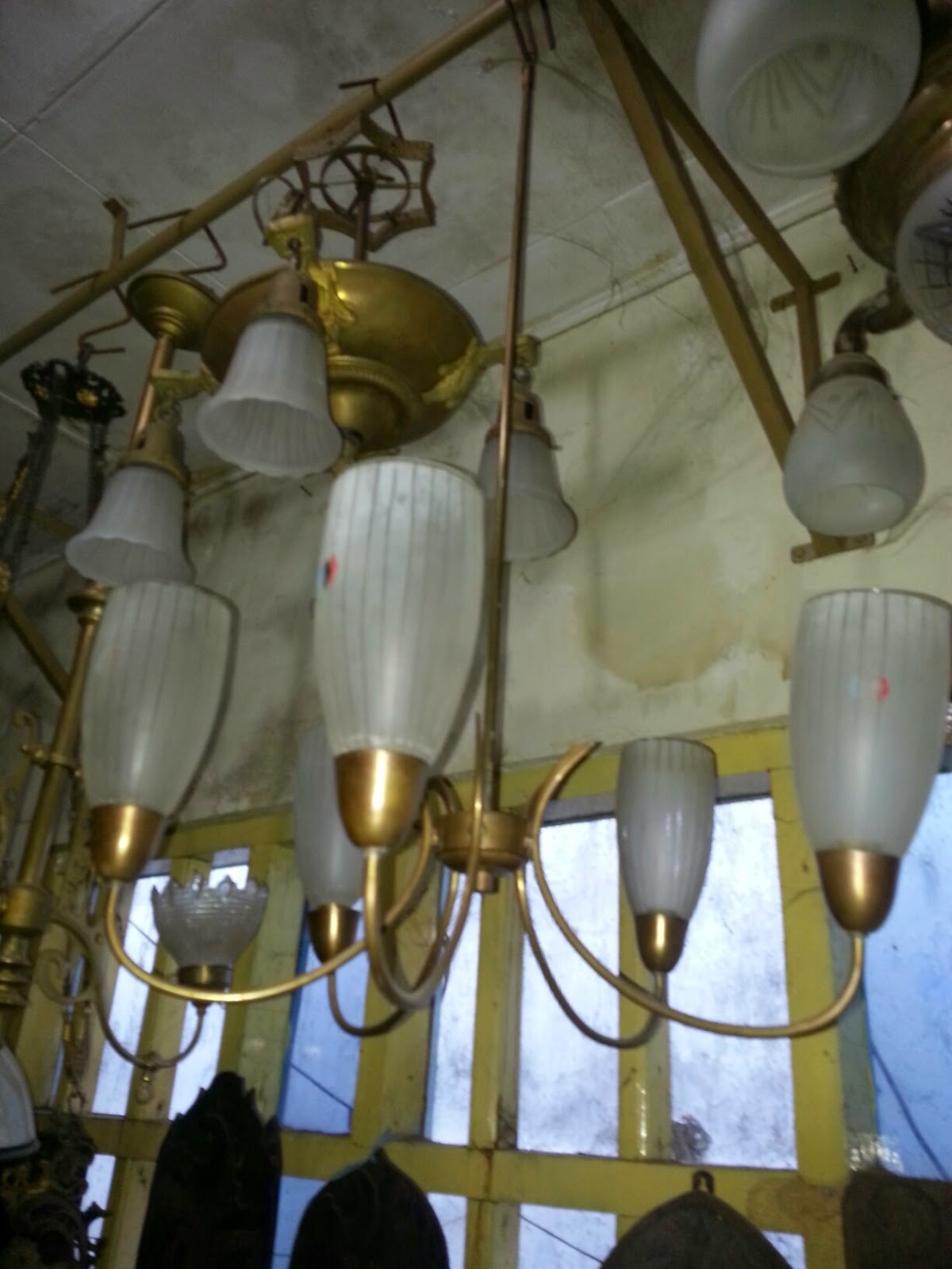 jual beli barang antik: Lampu gantung kuningan art deco