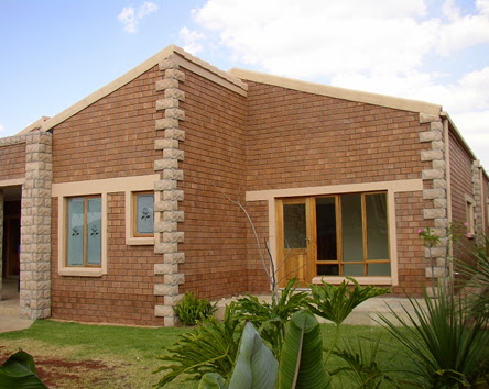 UJENZI ZONE: HYDRAFORM BLOCKS NDIO HABARI YA UJENZI WA KISASA