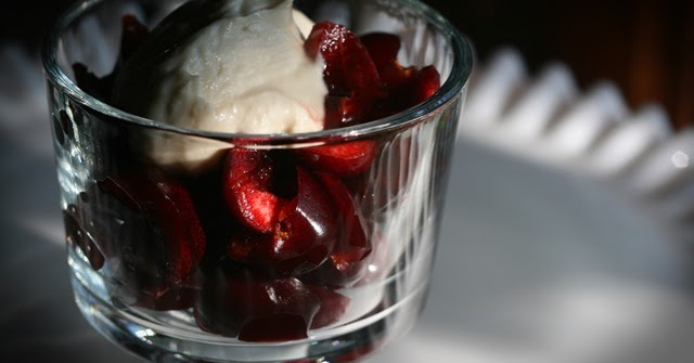 Kahlua Fruit Dip | {So Wonderful, So Marvelous}