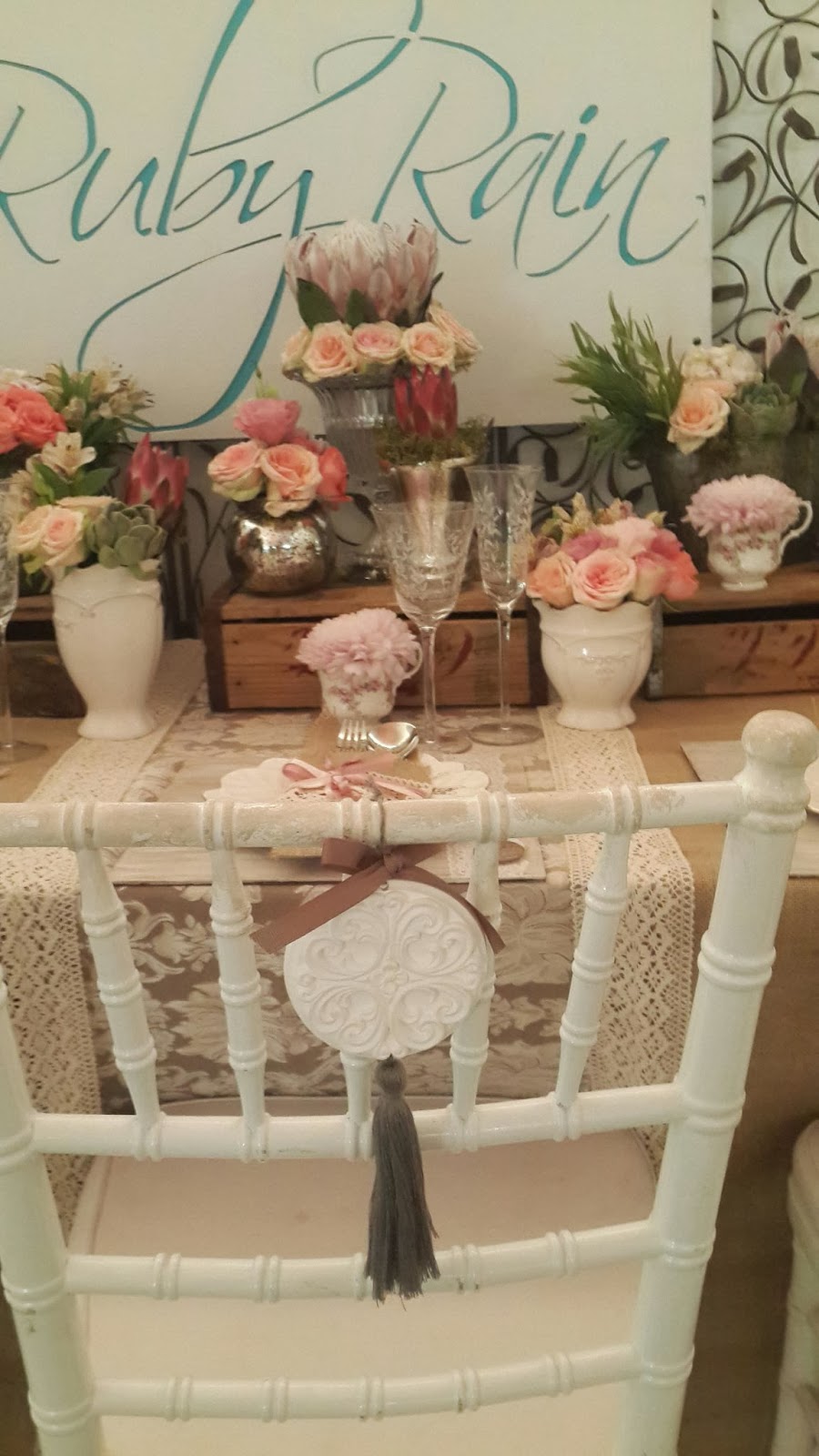 Ruby Rain Wedding Decor & Flowers Blog: January 2014