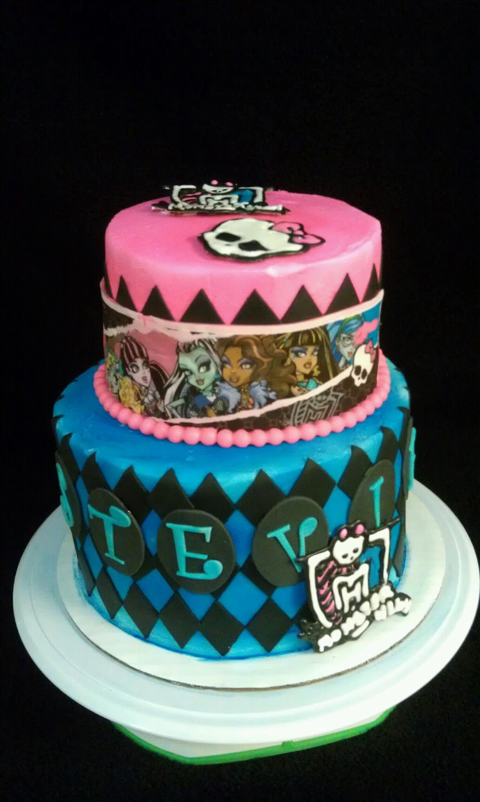 Amanda's Specialty Cakes: Monster High Theme Cake