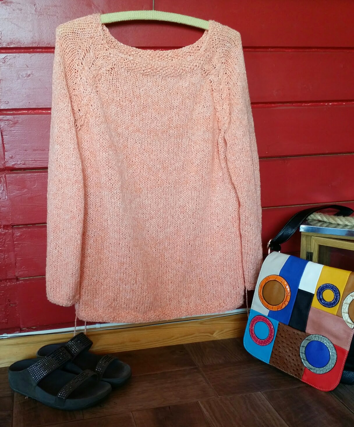 Ferskenfarget sommergenser.