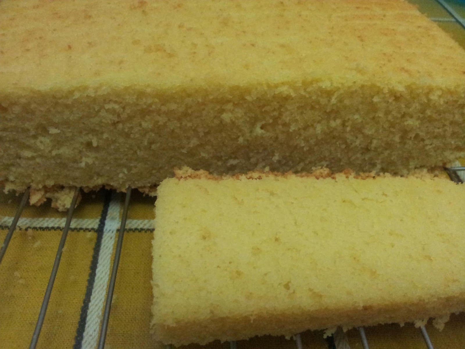 ZULFAZA LOVES COOKING: Kek suji kismis dan biskut suji rangup