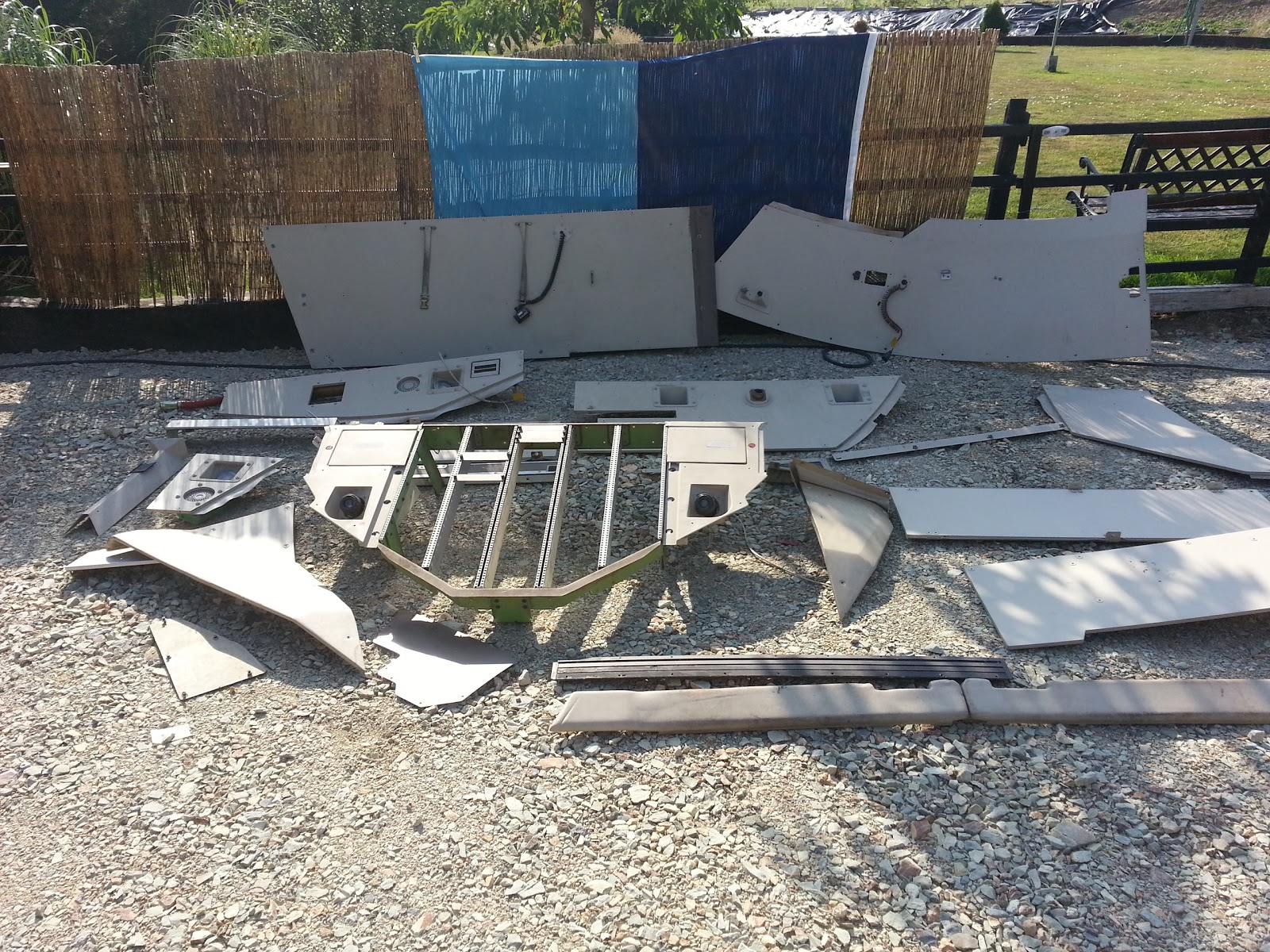 Boeing 767-332ER Project: Cockpit overhead and wall liner panels