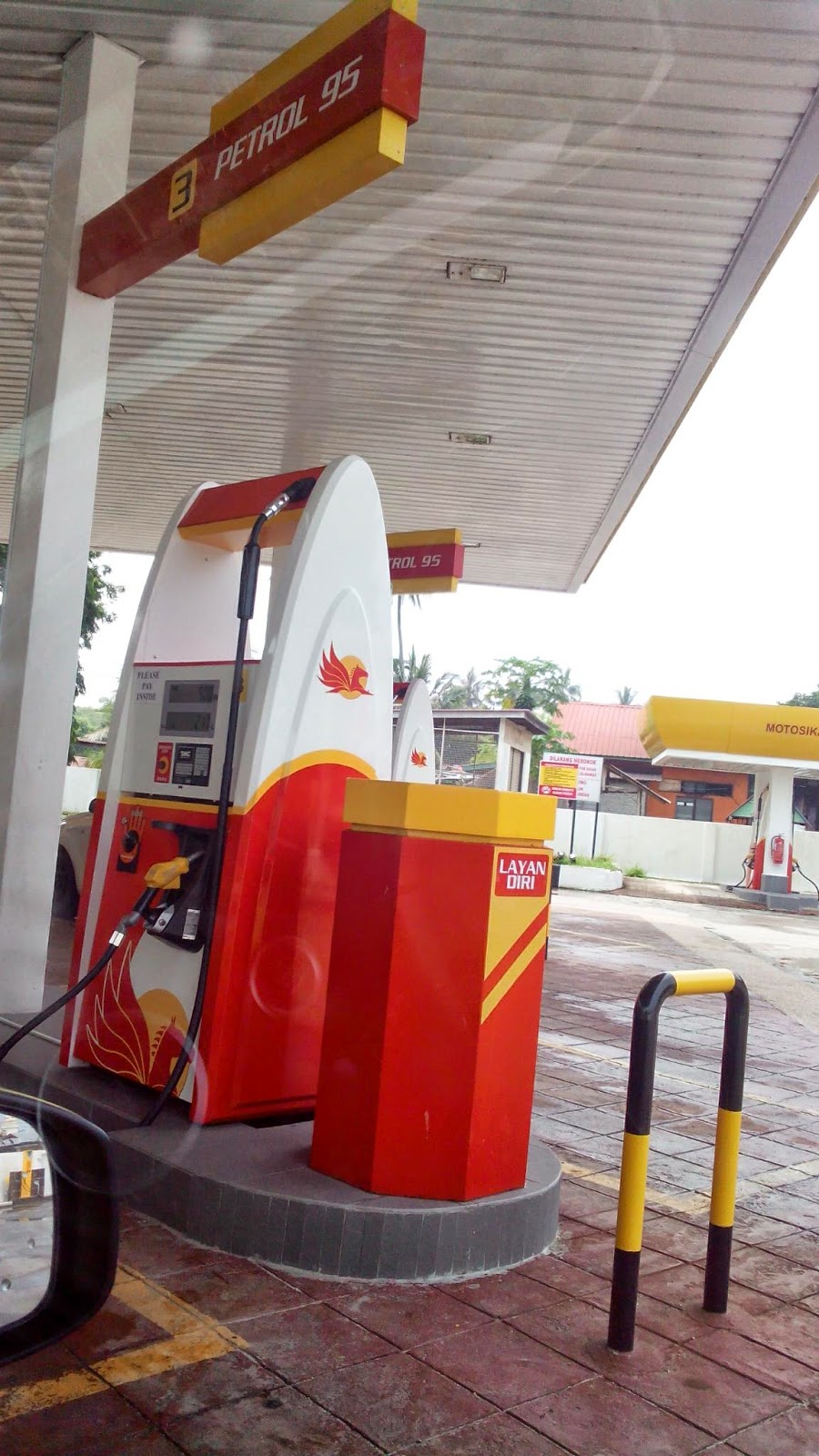 h2diary: Buraq Petrol Station