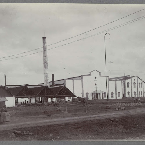 Suikerfabriek Tjomal, anonymous, c. 1900 - 1919 - Rijksmuseum