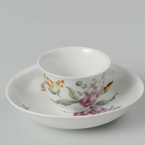 Cup and saucer, Weesper porseleinfabriek, c. 1759 - c. 1771 - Rijksmuseum