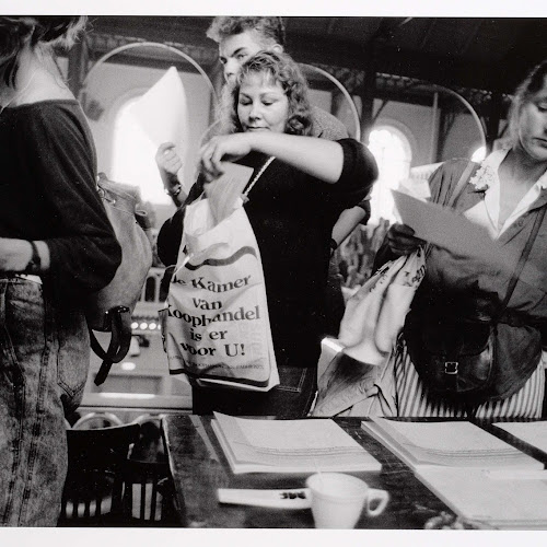 Informatiestand van de Kunstenbond van het FNV, Oscar van Alphen, 1987 ...