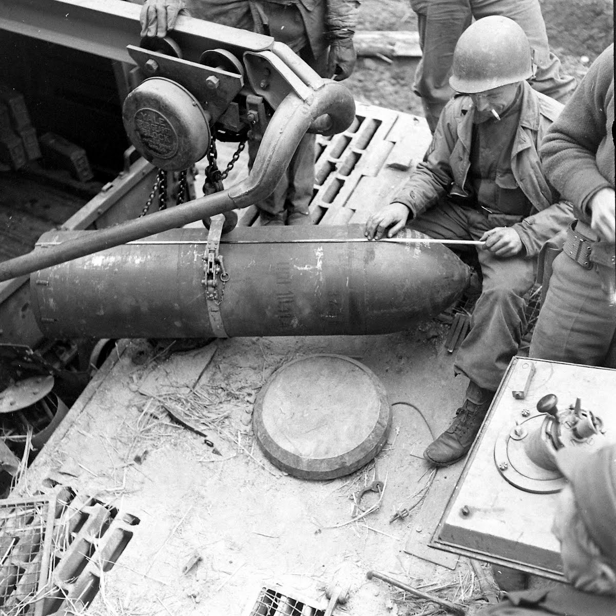 88Mm Gun On Ferdinand Tank - George Silk — Google Arts & Culture