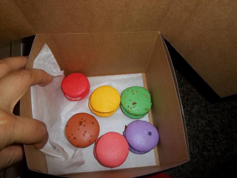 Are there gluten-free menu options at Masse's Pastries in Berkeley, CA?