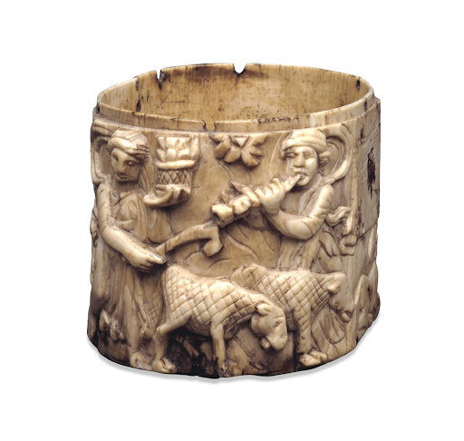 Ivory pyxis — Google Arts & Culture
