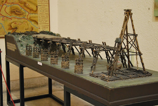 Model of a bridge built by Caesar in the year 55 bC to pass over the ...