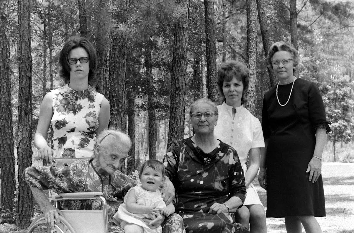 Six Generations - Alfred Eisenstaedt — Google Arts & Culture