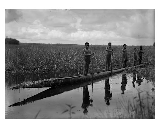 Gogodala men on the Aramia River, Western Province, December 1922 ...