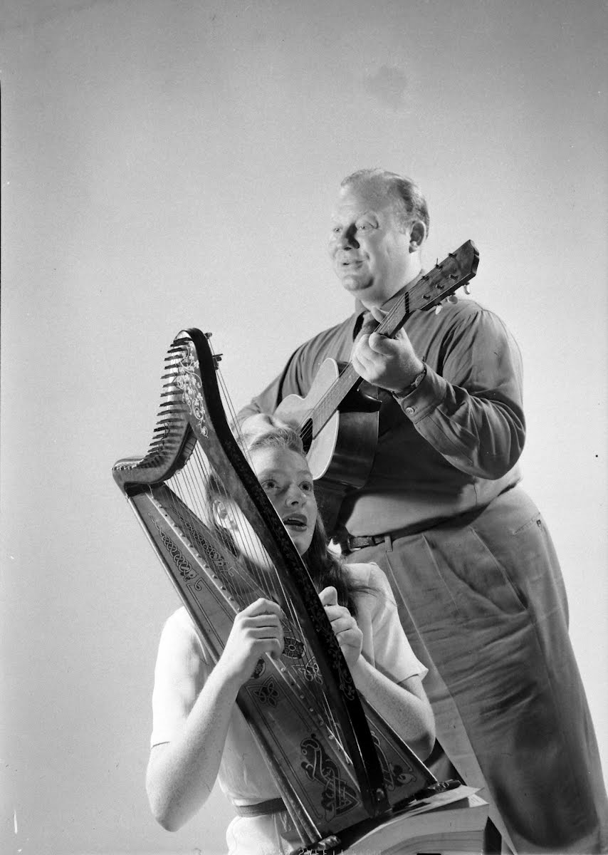 Susan Reed (Ballad Singer) With Burt Ives - Gjon Mili — Google Arts ...