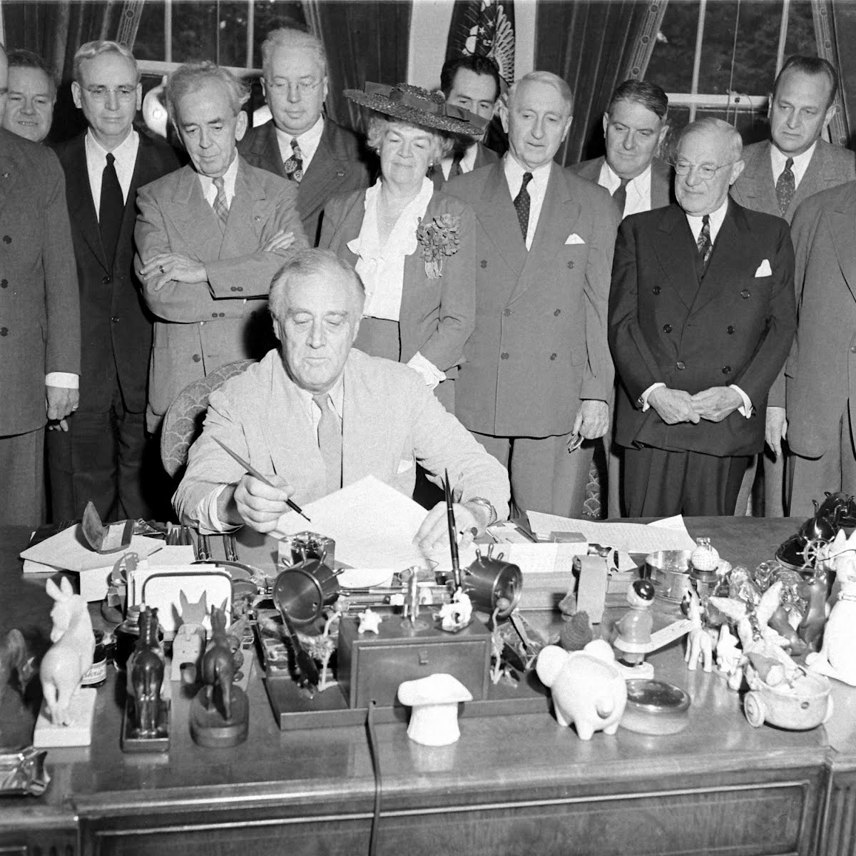 Fdr Signing Gi Bill - George Skadding — Google Arts & Culture