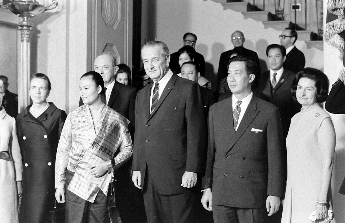 Crown Prince Vong Savang Of Laos And Princess Manilay At White House ...