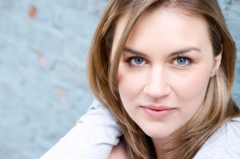 Mirah Curzer Photography: Headshots - Lauren